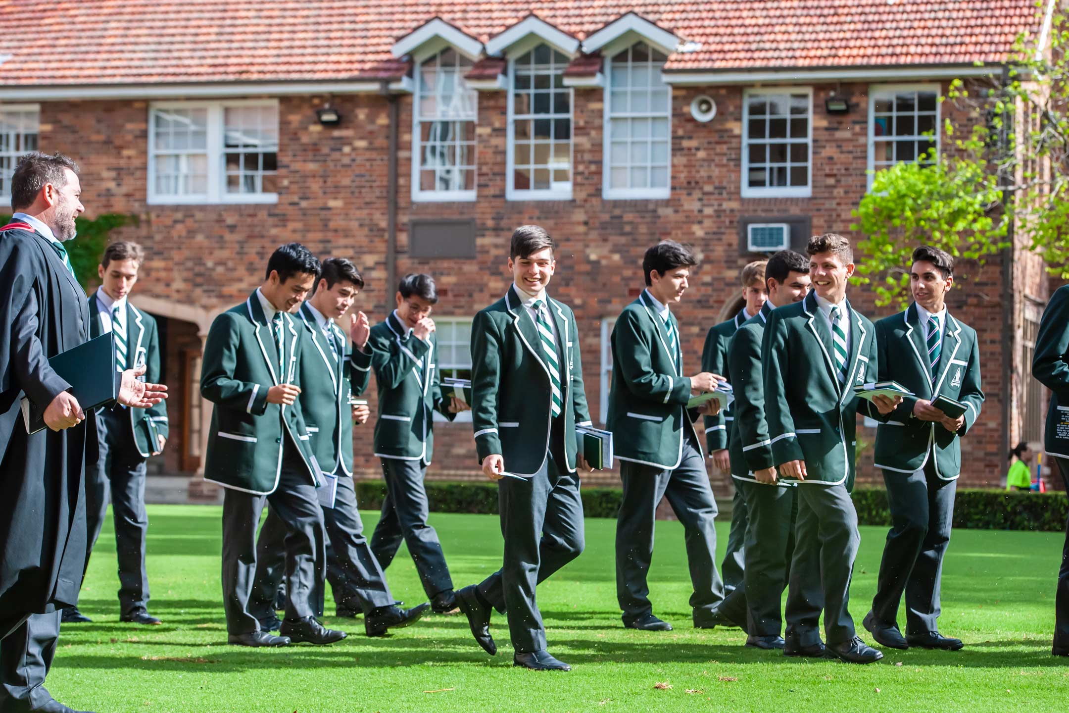 Trinity Grammar School Logo